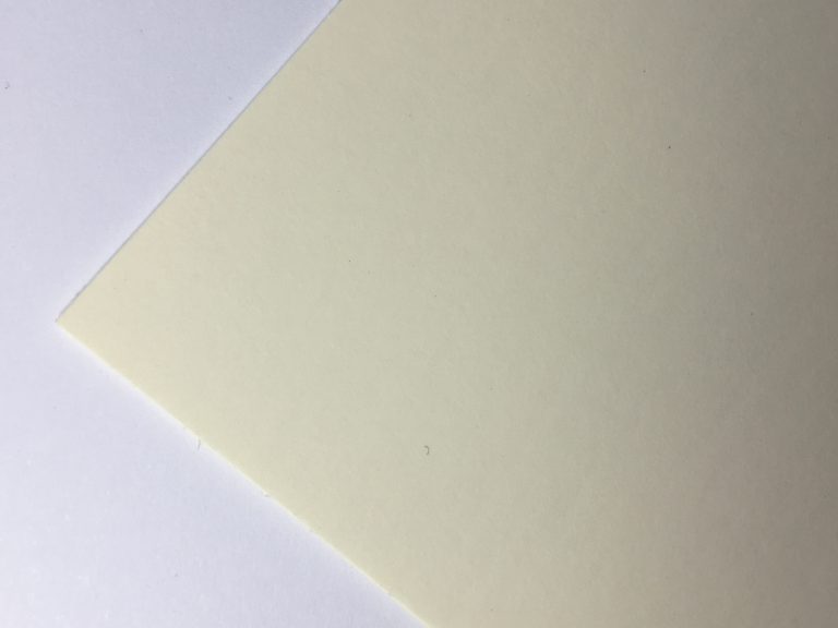 Plike 2s ivory, 330г/м2, 72х102 - дизайнерський картон в інтернет ...